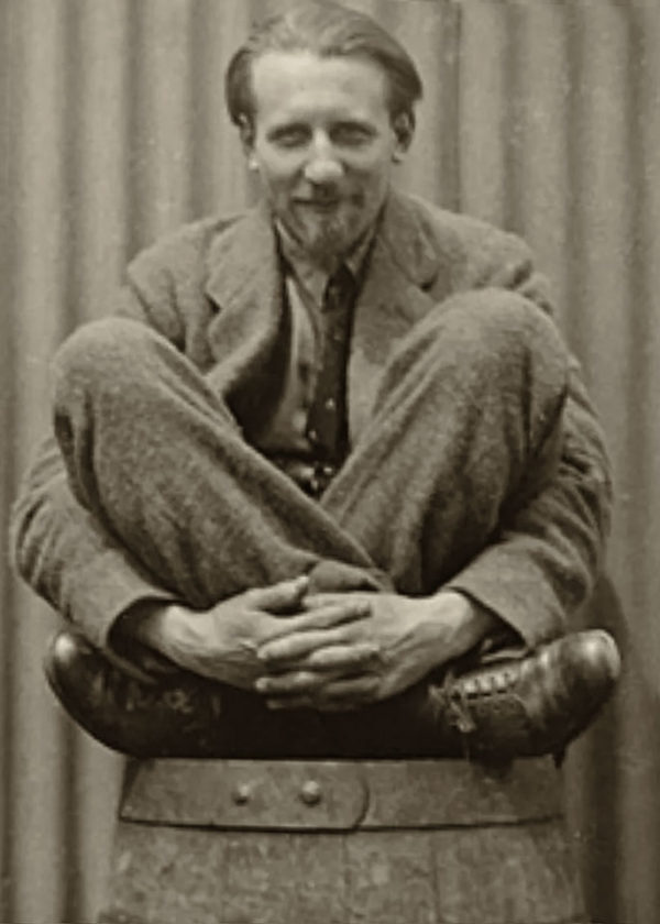 Biography – Peter Warlock Society